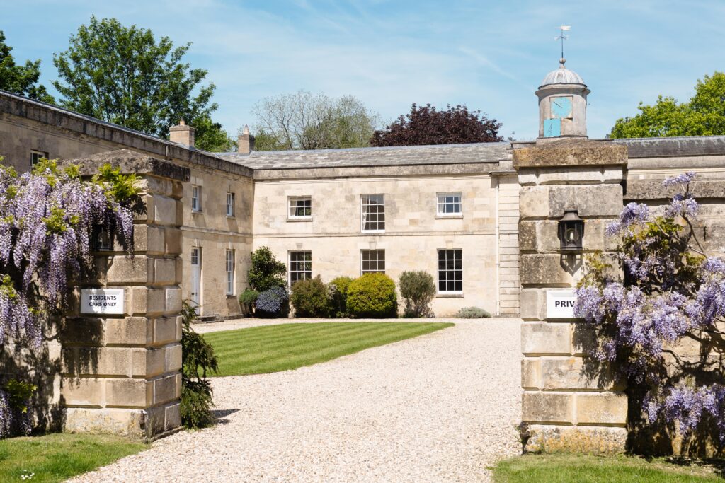 5 Bletchingdon Park Stables, Bletchingdon - The Country House Department