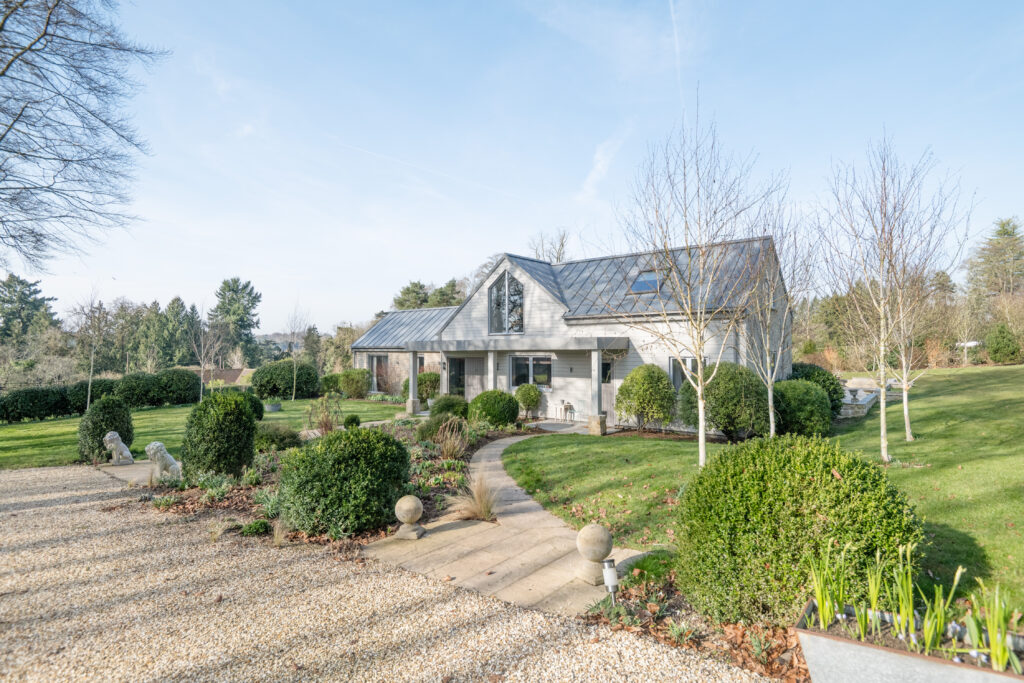 Half Moon House, Whitchurch-on-Thames - The Country House Department