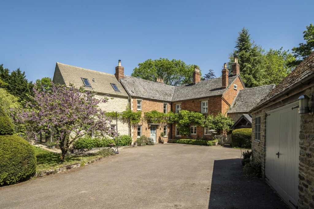 Paynes Farm, Stanton Harcourt - The Country House Department